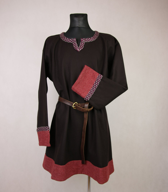 Birka wool tunic with hems and woven trim | Middle Ages \ Men's outfits ...